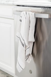 My 10 Minute Daily Kitchen Cleaning Routine + Free Printable Checklist ...