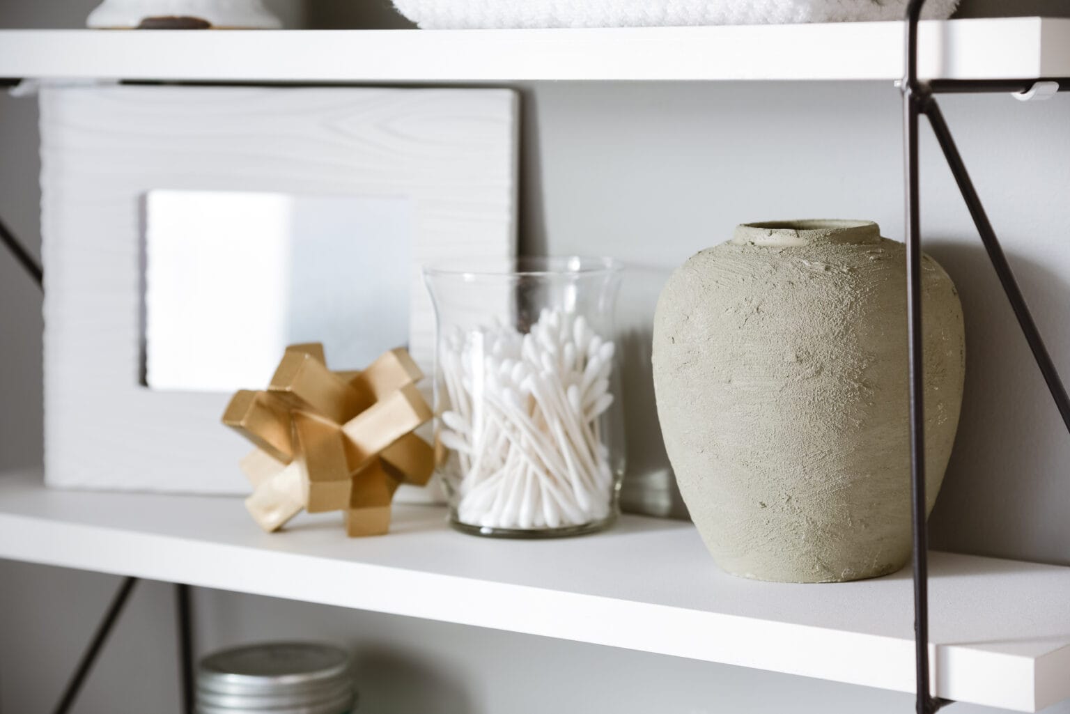 65+ Rustic Vintage-Looking Aged Vases for Any Budget | Christene Holder ...