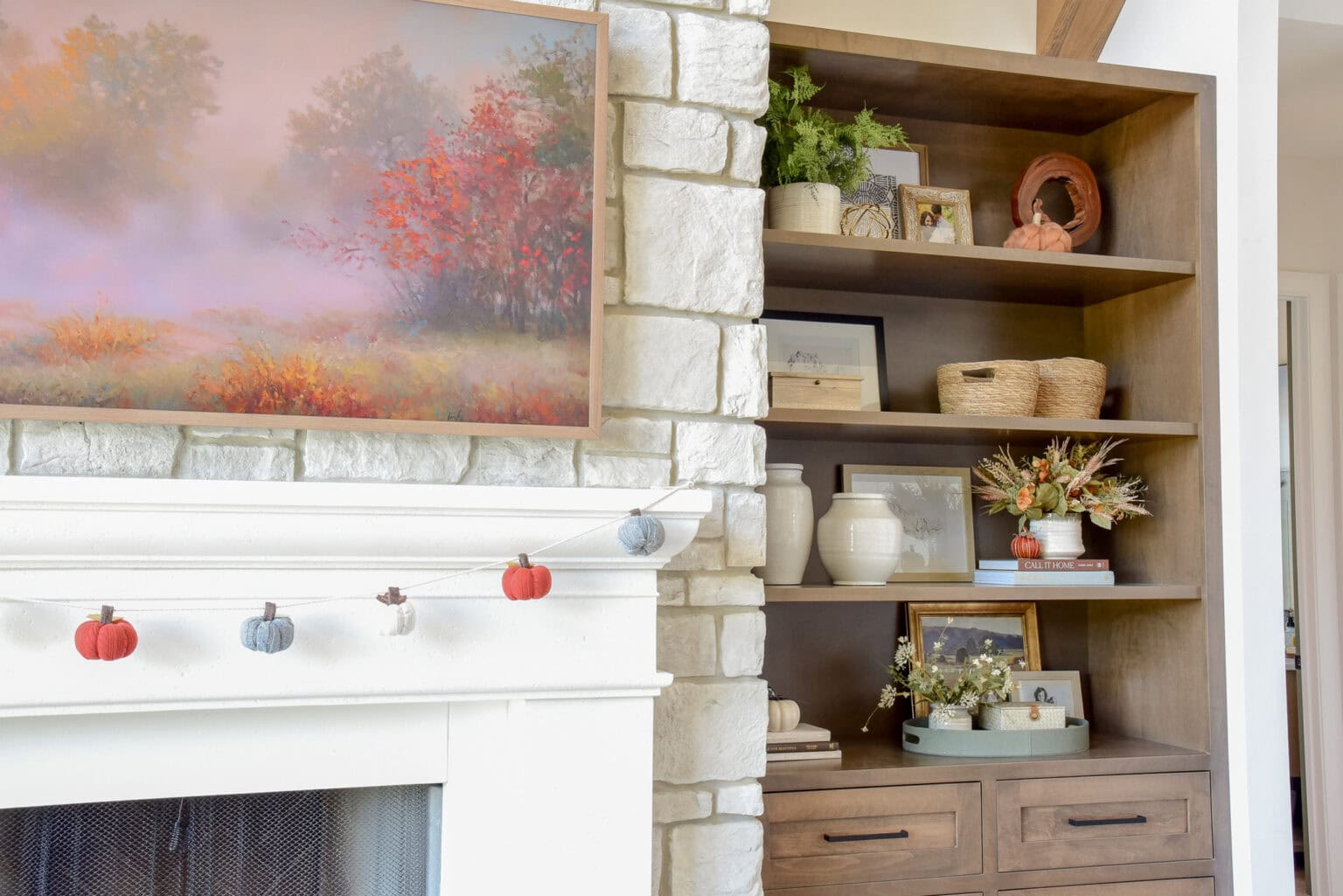 How to Style Shelves for Fall: Incorporating Seasonal Accents and ...