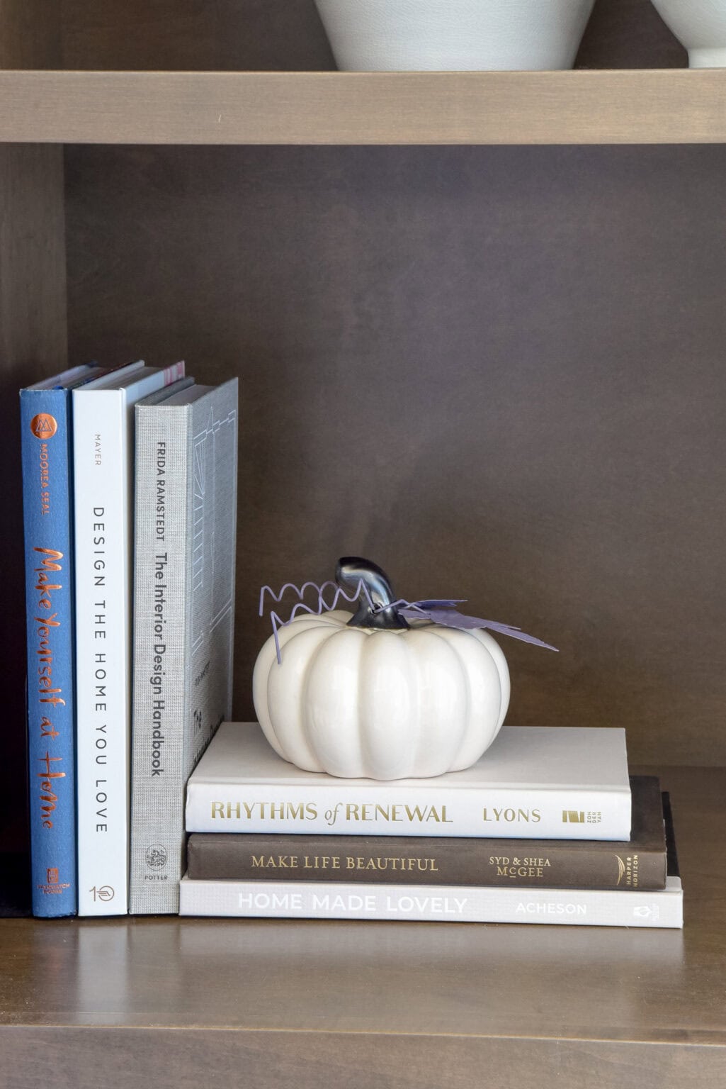 How to Style Shelves for Fall: Incorporating Seasonal Accents and ...